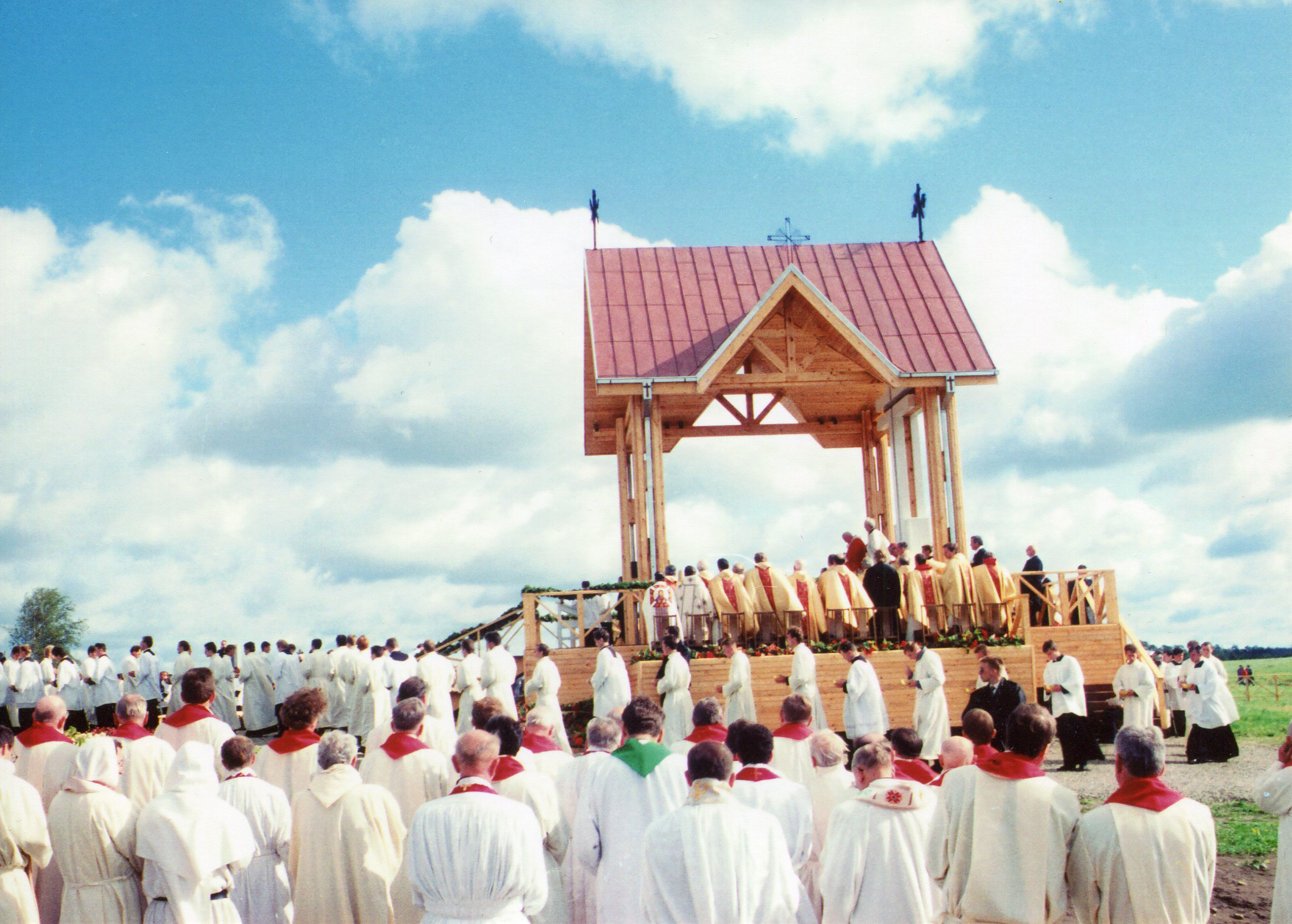 Fotomenininko R. Dailidės darbų paroda, skirta Šv. Jono Pauliaus II ...